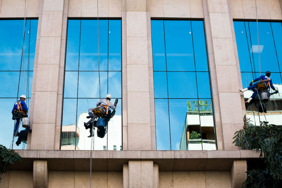 Why Commercial Window Cleaning is Crucial for Your Business
